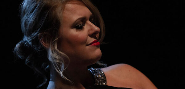 KINGA CANADIAN FEMALE JAZZ VOCALIST - KINGA | Top Female Canadian Jazz ...